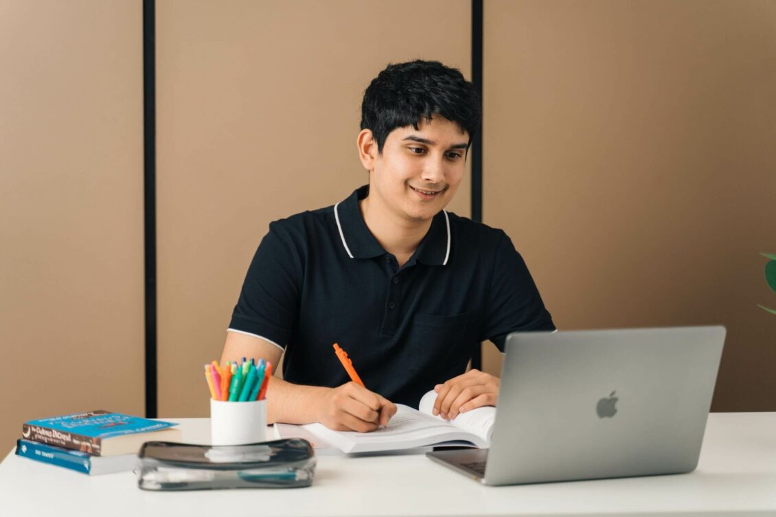 The Ultimate Rosemary Dobson Cheatsheet | Free Annotated Essay